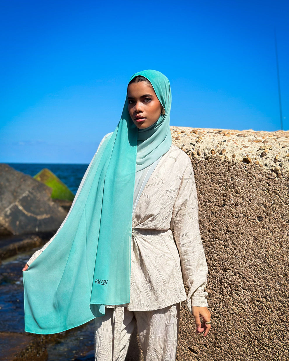 Hollow Gradient Hijab – ESH ESH